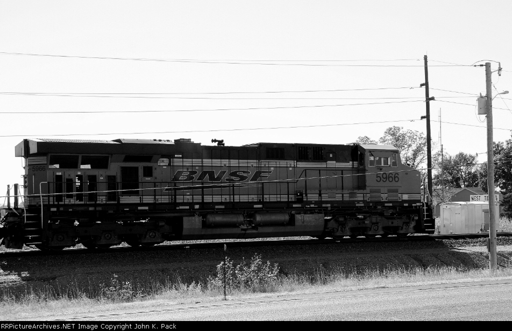 BNSF 5966